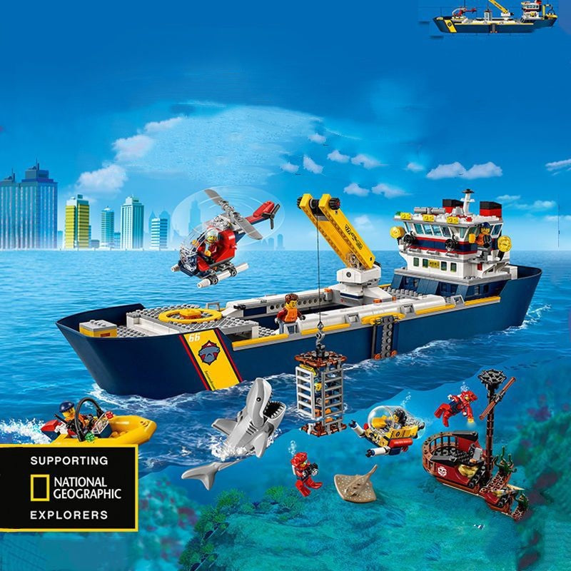 Ocean Adventure Giant Ship Base Children's Assembled Building Blocks S ...